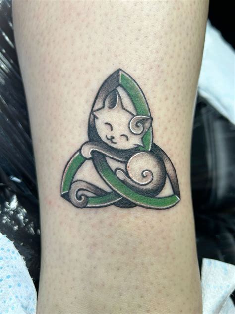 In Honor Of My Scotch Irish Ancestry The Triquetra With Sith The