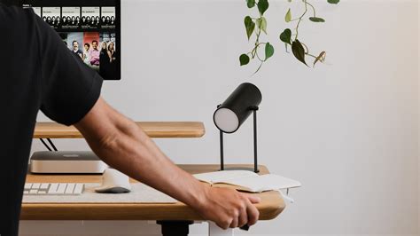 On Aligning Your Desk With Your Needs Oakywoodshop