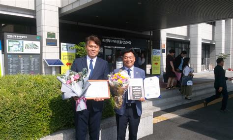 해피매니저 2019 6 4 사나눔고용복지지원센터 현명진 센터장님이 모범시민훈격 시장