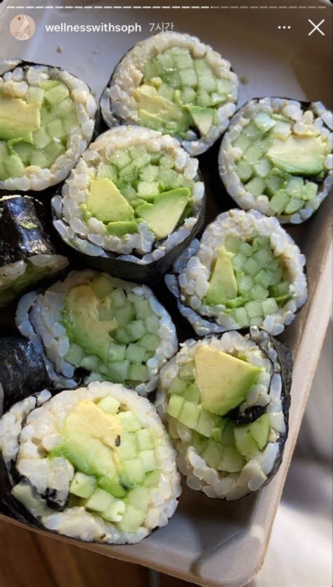 Delicious And Healthy Avocado Sushi Rolls Healthy Sushi Roll Meal