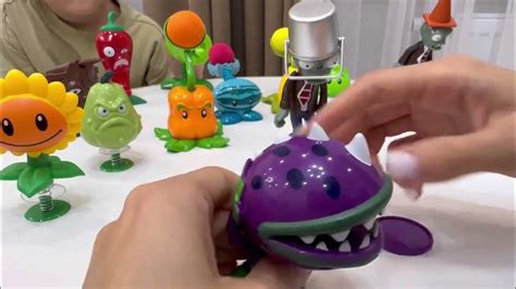 Распаковка набора «Зомби против растений Unpacking Toys “zombie Of Plants” планета зомби