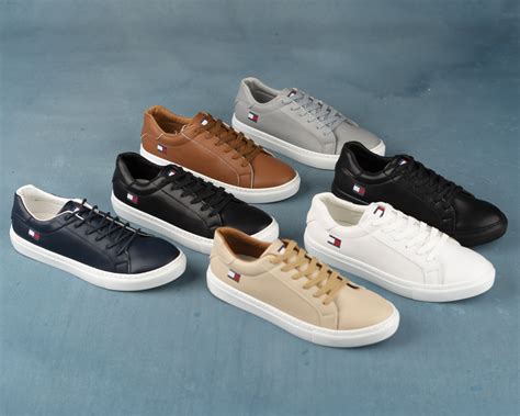 كوتشي الاسنيكر تومي