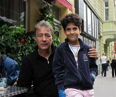 باورتون میشه این خانم خارجی دختر ناصر حجازی باشه