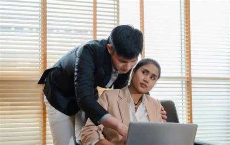 လိင်ပိုင်းဆိုင်ရာ နှောင့်ယှက်မှု ခံရတဲ့ အမျိုးသမီးတွေ သွေးတိုးနိုင် Hello Sayarwon