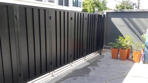 ส่งงาน 🧡 ประตูบานเลื่อนโค้งรางรถไฟ ขนาดประตู6x1 8m สแตนเลสอบสีดำผสมอลูมิเนียมสีดำ 🙏🏻 ขอขอบคุณ