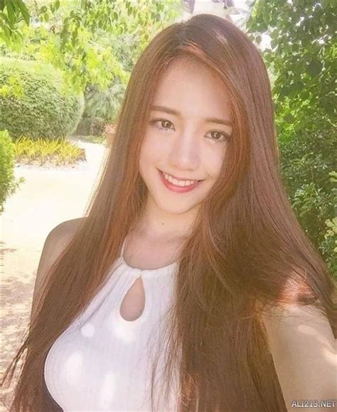 台湾“极品女神”私照网络走红 两米大长腿 竹节虫？ 电视游戏 新闻 新浪游戏 新浪网