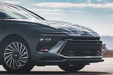 2024 Hyundai Sonata Rated Poor In The Iihs Updated Moderate Overlap Front Crash Test Autoevolution