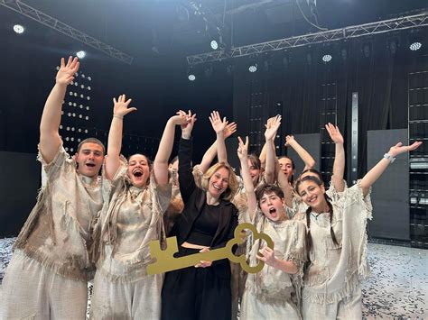 Ani Gema ესე ორიგინალურად მოხატა ელენემ ქვაზე ბუ 🦉 მოგწონთ მე ძალიან 🥰