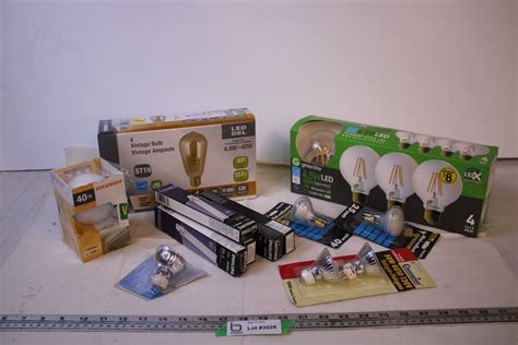 17 Assorted Light Bulbs Bodnarus Auctioneering