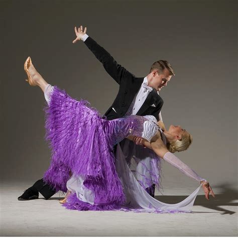 Help Me Find A Picture Of A Couple In A Pose Like This Or Similar R