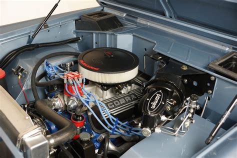 Were Completely Obsessed With This Classic Restomod Bronco Maxim