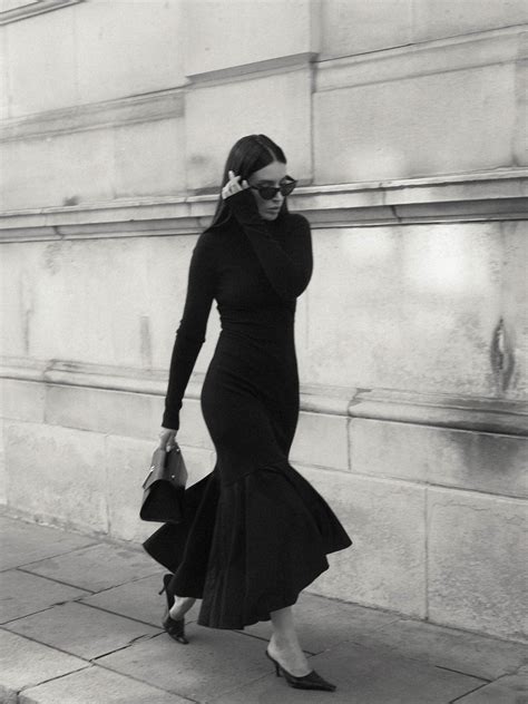 Трикотажное платье миди с асимметричной юбкой Lichi Online Fashion Store