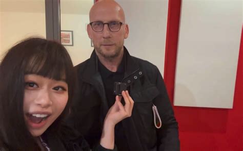 曼联4比1切尔西锁定欧冠！我又在更衣室里发现了这种东西？还有名宿陪看球？ Dudumassa Dudumassa 哔哩哔哩视频