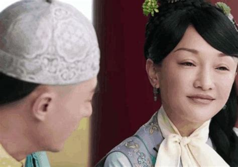 如懿傳首播，周迅出演少女，臉又腫又僵，網友吐槽：別再演少女了 每日頭條