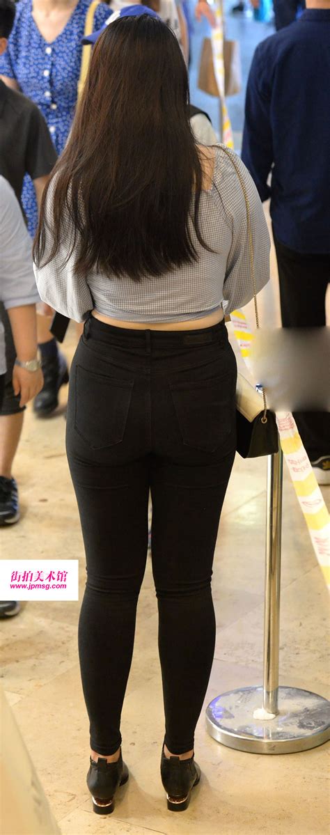 女人如何穿衣搭配更显气质美女图片