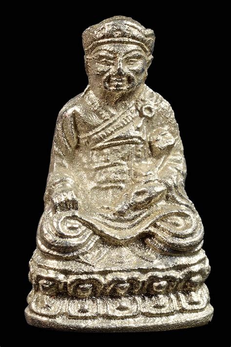 พระเกจิอาจารย์กรุงเทพเนื้อโลหะ รูปหล่อไต่ฮงกง รุ่น 2 เนื้อเงิน