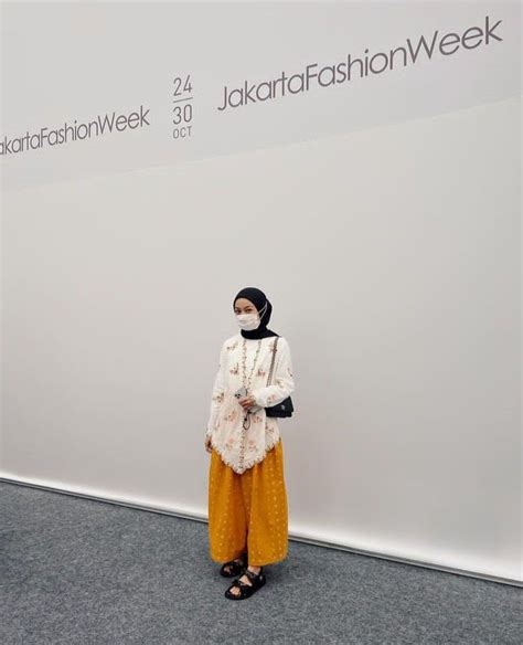 Ootd Berkain Model Baju Wanita Gaya Model Pakaian Gaya Busana