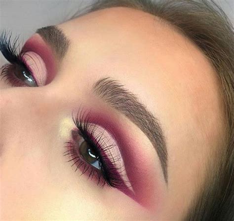 15 Gorgeous Cut Crease Makeup Looks Society19