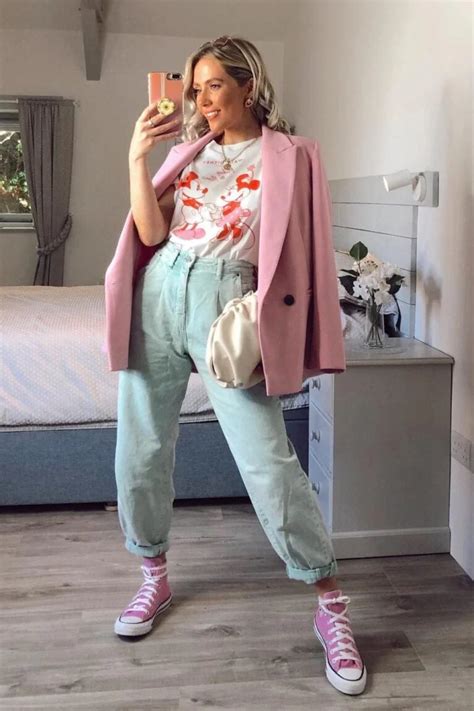 What To Wear With Light Blue Jeans 17 Outfits To Elevate Your Denim Game