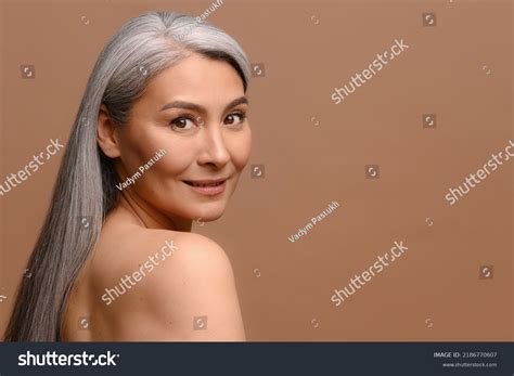 2 040 Asian Female Model Naked Shoulders Images Stock Photos Vectors