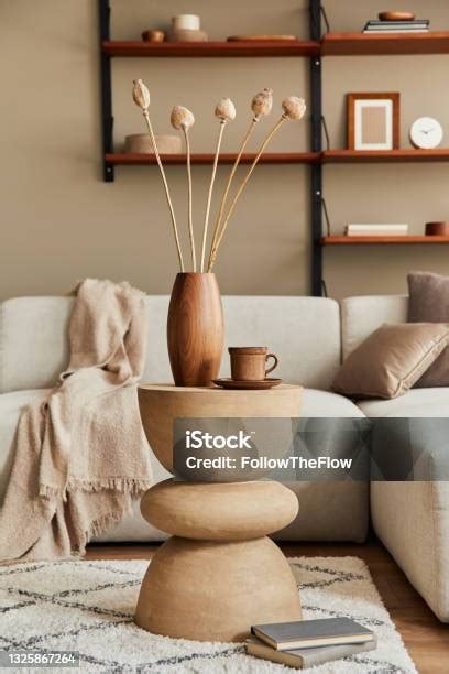 디자인 모듈식 베이지 색 소파 크리에이티브 커피 테이블 및 액세서리가있는 현대적인 거실 인테리어 템플렛 0명에 대한 스톡 사진 및 기타 이미지 Istock