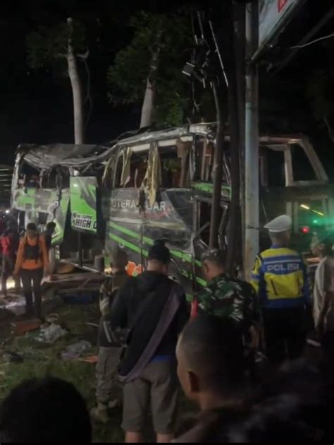 Kecelakaan Bus Pariwisata Siswa Smk Asal Depok Di Subang Berikut Data
