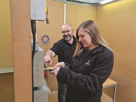 Product Test Di LOG CombiVolt PU Proving Unit Professional Electrician