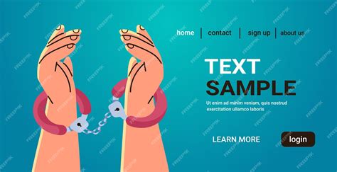 Розовые сексуальные наручники запертые на женских запястьях эротическая секс игра с