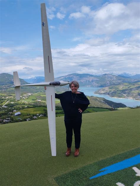 Ville De Cavalaire 𝗝𝗘𝗨𝗡𝗘𝗦𝗦𝗘 𝗔𝗖𝗖𝗨𝗘𝗜𝗟 𝗗𝗘 𝗟𝗢𝗜𝗦𝗜𝗥𝗦 𝗘𝗟𝗘𝗠𝗘𝗡𝗧𝗔𝗜𝗥𝗘 Ce