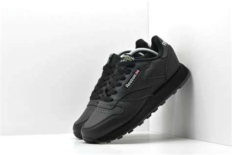 Кроссовки Reebok Classic Leather - купить с доставкой по выгодным ценам ...