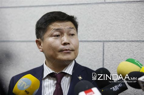 Х Нямбаатар УИХ ын гишүүн Ч Лодойсамбуу хуулиа унш