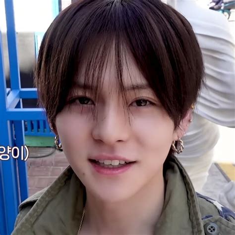 ฅ • • ฅ Yoshi