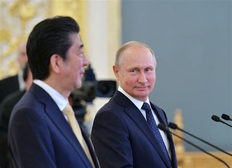 Путин и Абэ призвали не допускать конфронтации на Корейском полуострове