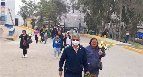 Villa María Del Triunfo Miles De Ciudadanos Visitan Cementerio De