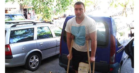 Общинска съветничка Полицаите в Банско пребиха сина ми и му счупиха крака