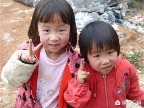 为什么农村人过年的时候都喜欢给小孩子买新衣服？ 头条问答