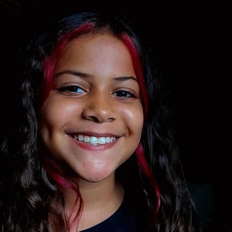 Isadora Threads Say More