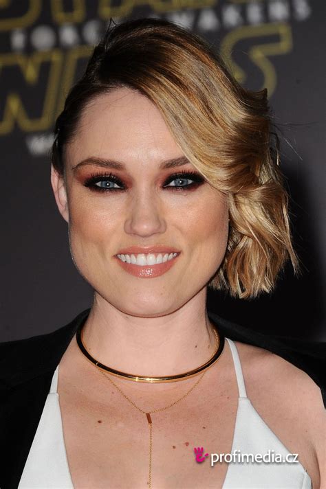 Clare Grant Hairstyle Easyhairstyler