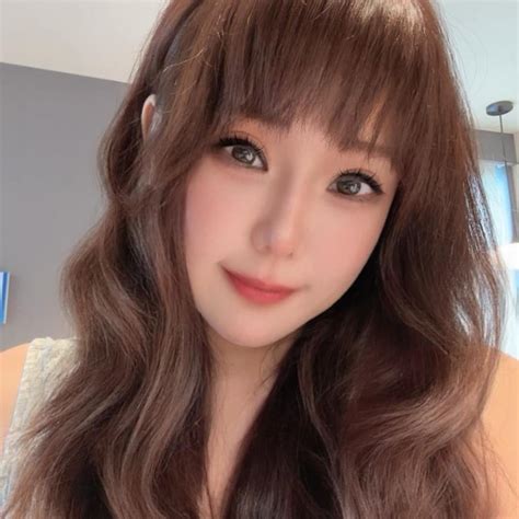 jenny ｜國小一年級，沒有負數的世界｜ 在一年級的數學課本裡，沒有「負數」這個概念。 因為對孩子來說，蘋果是幾顆，或者沒有； 糖果只會
