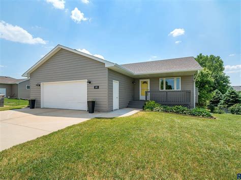 205 W 6th St Crooks Sd 57020 Mls 22303468 Zillow