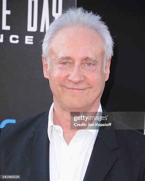 1326 Brent Spiner Fotos Und Hochauflösende Bilder Getty Images