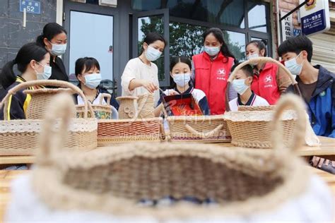 江西奉新体验麻绳编织 乐享劳动乐趣 人民图片网