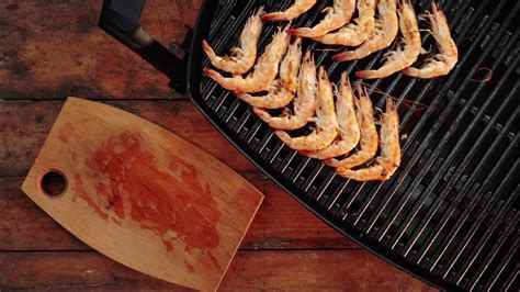 How To Garnelen Richtig Zubereiten Grillen Und Schälen Youtube