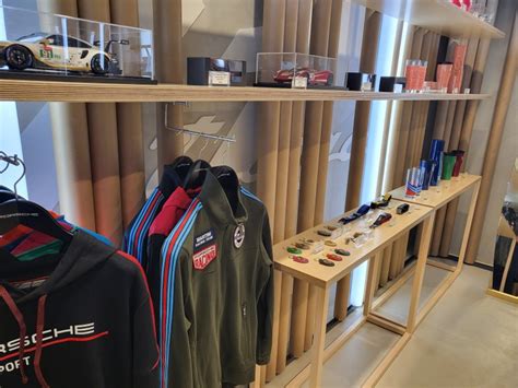 포르쉐 보고 커피 한잔…포르쉐 팝업스토어 포르쉐 나우 성수 열어 파이낸셜뉴스