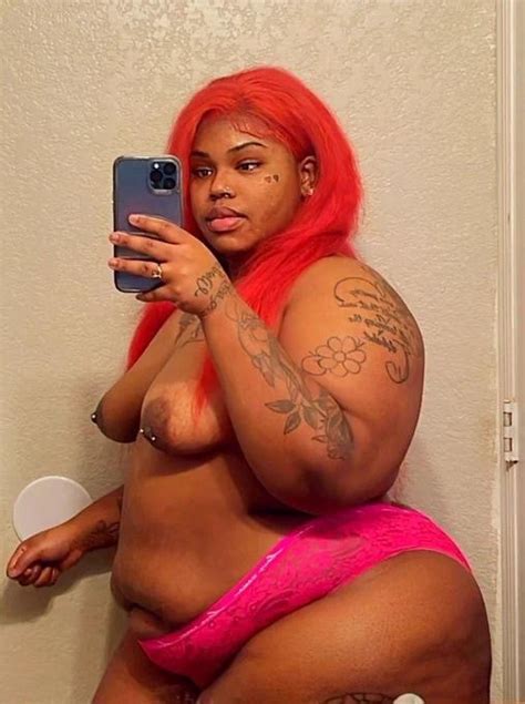 Mirror Selfies 🔥 Shesfreaky