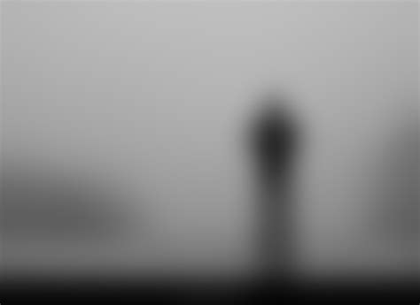 Кажуть що шрами на тілі прикрашають хлопця може це і так Но шрами на серці тільки роблять