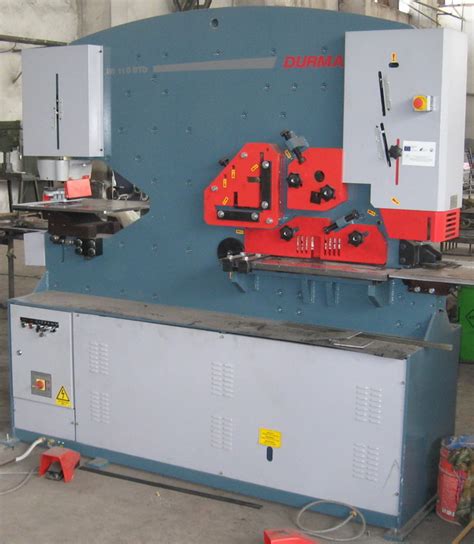 Комбинирани прес ножици с допълнителни инструменти за обрязване щанцоване и отрязване на плосък