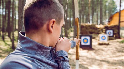 Master The Art Of Archery How To Make A Bow And Arrow In Minecraft The Portable Gaming