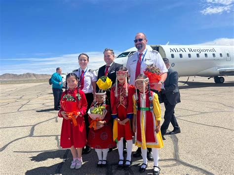 МИАТ төрийн өмчит компани 15 жилийн дараа орон нутгийн нислэгээ сэргээлээ