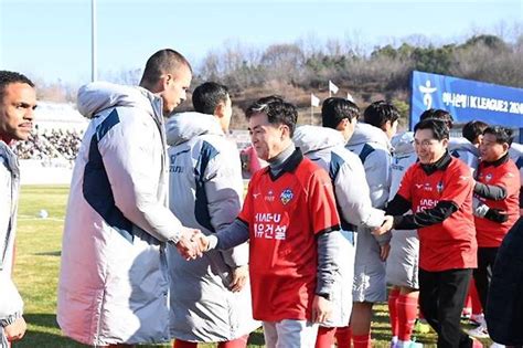 김태흠 충남아산fc 빨간색 유니폼 몰랐다 현장에서 처음 봐